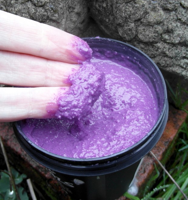 LUSH Magic Crystals Review – Binky Vegan Studio